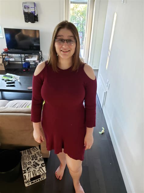 Do my boobs look big in this? | Scrolller