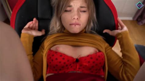 Lovely Girl Want To Sex For An Iphone Eporner