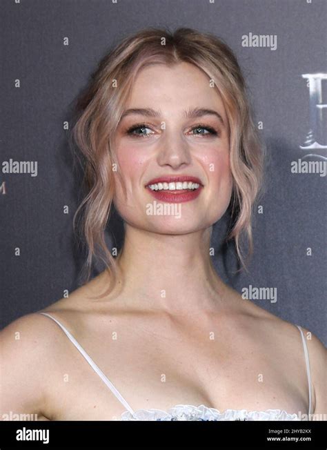 Alison Sudol Attends The World Premiere Of Fantastic Beasts And Where
