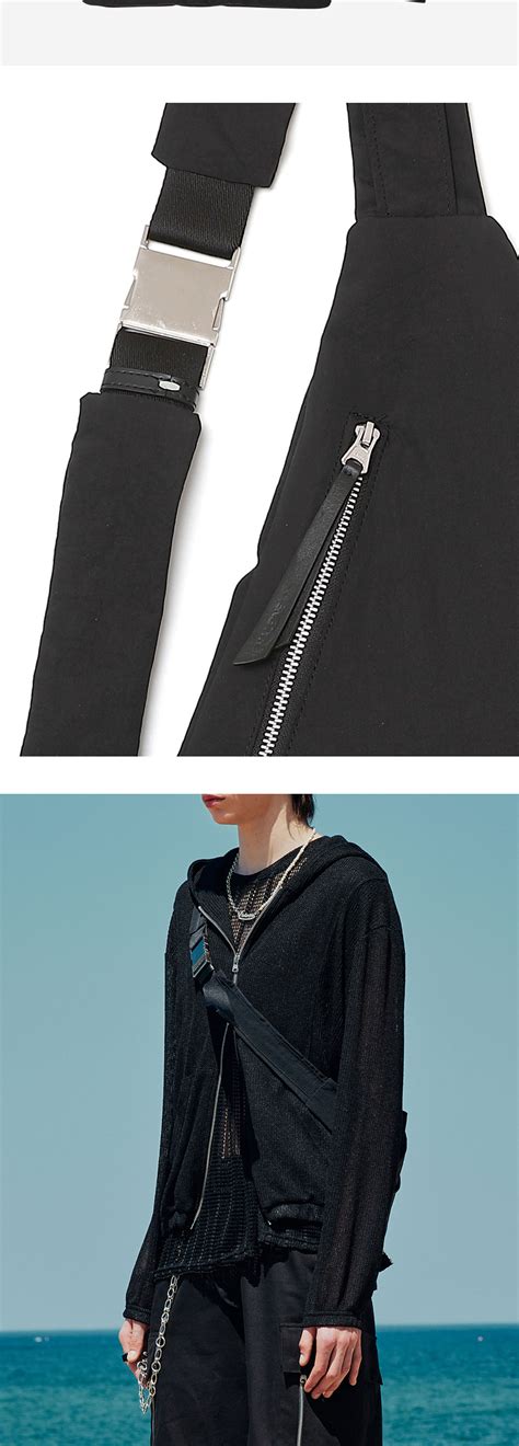 알렌느 메탈 버클 레이어드 스트랩 슬링 백 블랙 Haleine Kream