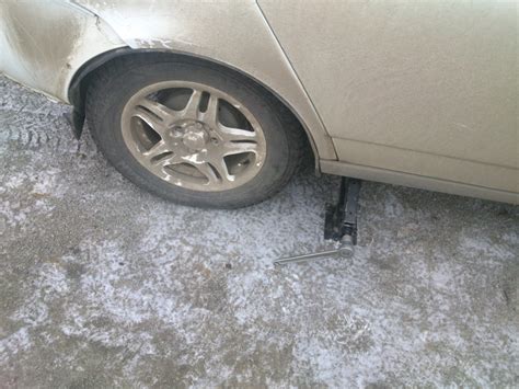 Устраняем воду в багажнике — Lada Приора хэтчбек, 1,6 л, 2010 года ...