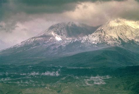 The Eruption Of Mount St Helens In Rare Pictures From 1980 Rare