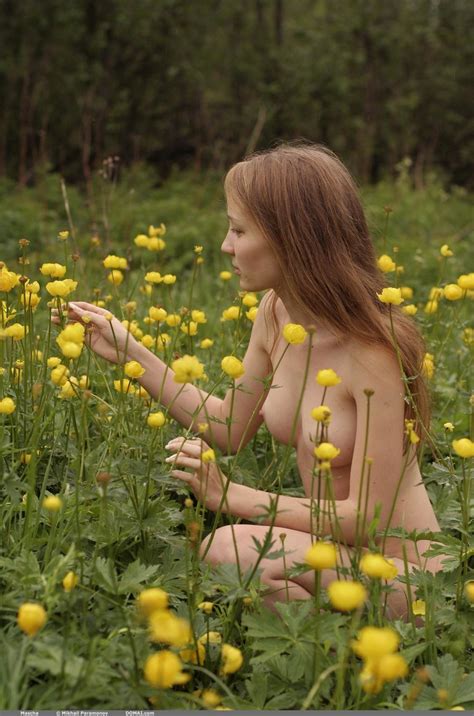 Thin White Girl Wanders Naked While Picking A Crown Of Wildflowers CoedCherry
