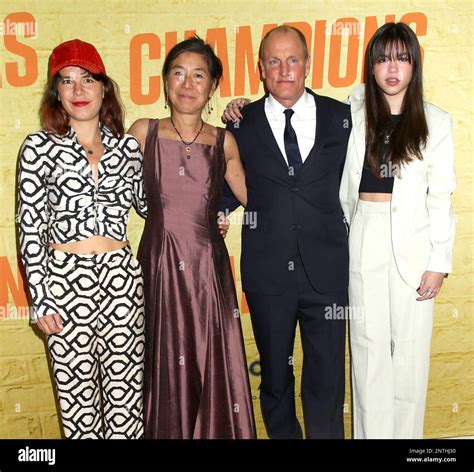 Woody Harrelson Esposa E Filhos Who Is Woody Harrelsons Wife All