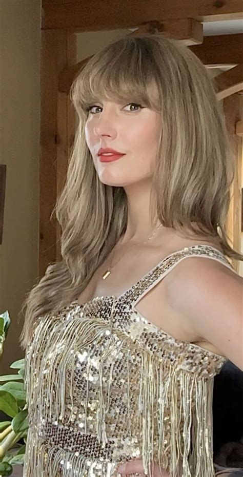 Im A Taylor Swift Lookalike I Cant Go Anywhere Without Fans Approaching Me Daily Star