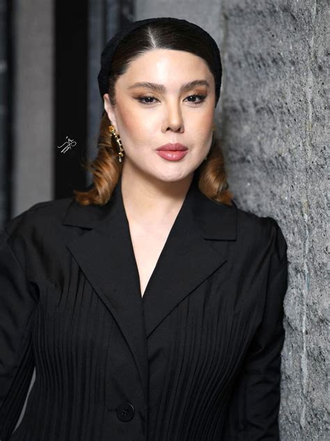 استایل مشکی و کلاسیک نازنین کریمی در اکران فیلم لاک‌پشتعکس رونگار