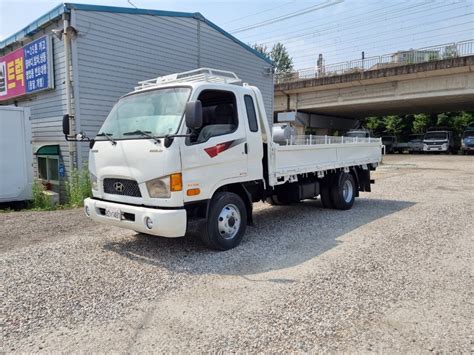 이 마이티 35톤 슈퍼캡 카고 2005년 6월 1일 145마력 92만km 스틱 실외관 깔끔합니다 차량 정비 완료 Dpf 장착 완료 적재함마트 차량적재함및