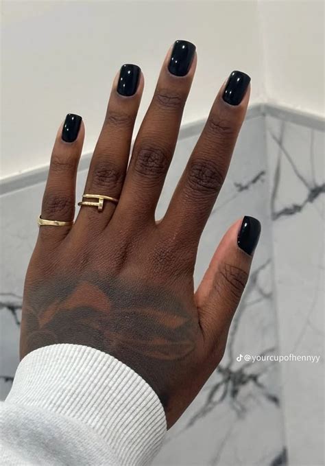 The 33 Best Fall Nail Colors For Black Women And Dark Skin