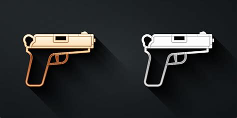 금색과 은색 권총 또는 총 아이콘은 검은 배경에 격리되어 있습니다 경찰 또는 군사 권총 소형 총기 긴 그림자 스타일 벡터 개념에 대한 스톡 벡터 아트 및 기타 이미지