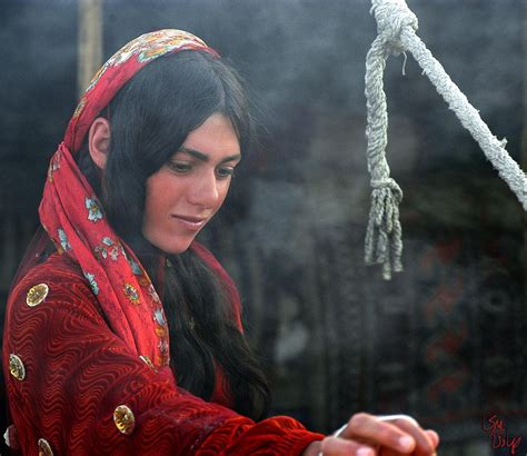 مردم ایران On Twitter دختری از ایل قشقایی درحال پشم‌ریسی، اقلید عکس