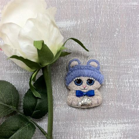 Pin on Броши