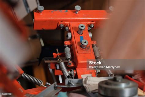 인쇄 스크리닝 장치 선택적 초점 사진 세리 그래프 인쇄 생산 실크 스크린 섬유 인쇄 공장 0명에 대한 스톡 사진 및 기타 이미지 Istock