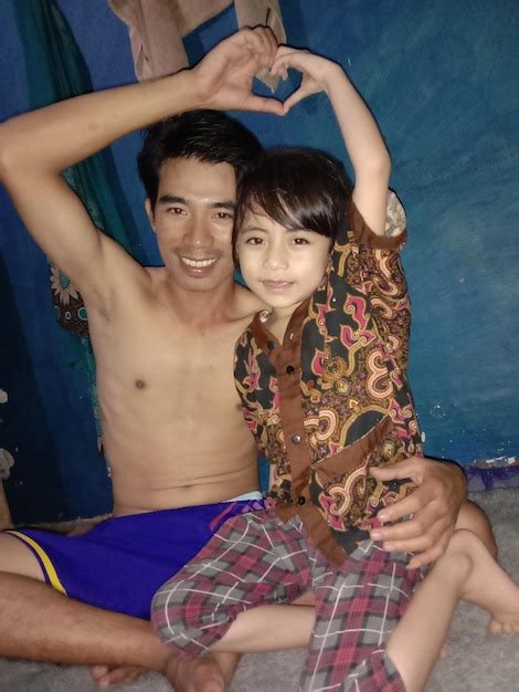 Premium Photo Keluarga Kecil Yang Sangat Bahagia