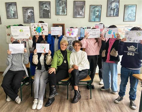 16 ნოემბერი 159 ე საჯარო სკოლა 159 Public School