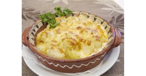 ПИЛЕ С ТОПЕНО СИРЕНЕ И ГЪБИ