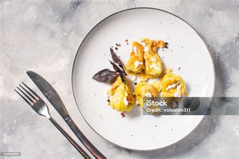 크림 치즈 리코타 맛있는 이탈리아 요리로 채워진 튀긴 호박 꽃 고기에 대한 스톡 사진 및 기타 이미지 고기 구이 꽃 나무