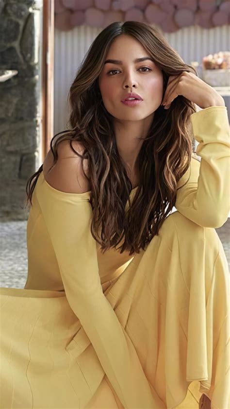 Обои девушки музыка жёлтое платье 1080x1920 Iphone 6s 7 8 от Jorik картинки на рабочий стол