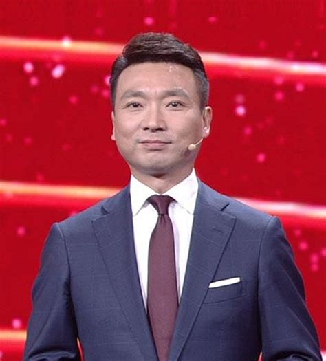 MC đọc sai một chữ phạt 700 ngàn Loạt quy định khắt khe của nhà đài có lương cao nhất TQ