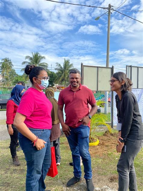 Strengthening Community Collaborations Lens Of Knowledge 20 Colors With Community