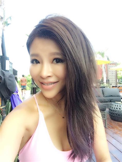 李愛綺（李嘉） 怎麼暑假可以這麼忙啊！每天當司機、帶小孩趕場去暑期活動、累史老娘我了😴、不過看到小朋友玩的那麽開心