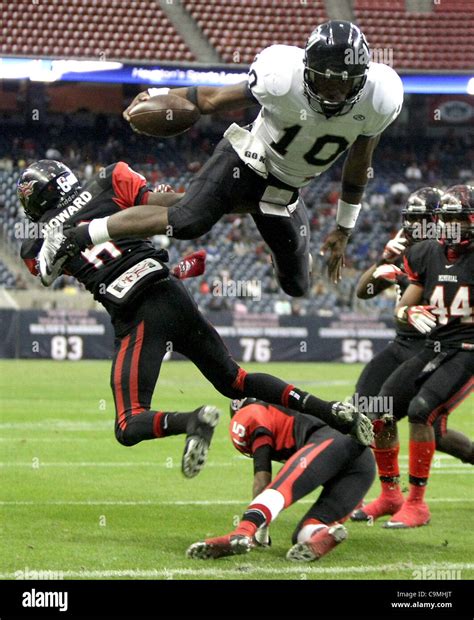 Cibolo Steele High School Quarterback Tommy Armstrong Jumps Over Port