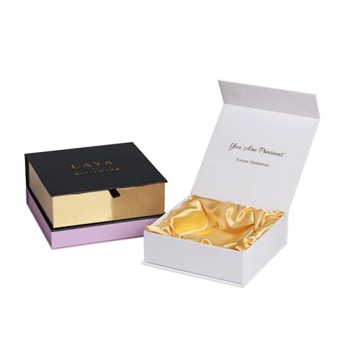 White Rigid Cardboard Foldable Wig Packaging Boxes Kali Custom Hair