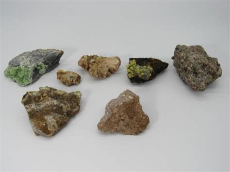 7 Assorted Minerals Live And Online Auctions On