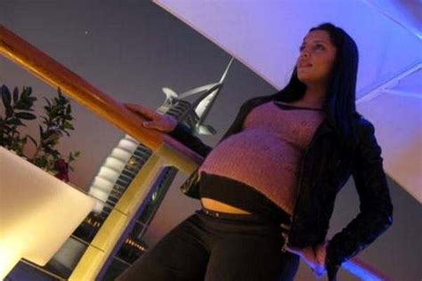 Celina Jaitley Pregnant With Twins Again ফের অন্তঃসত্ত্বা সেলিনা