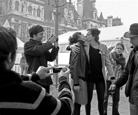 Lumiériens Exposed Le Baiser De Lhôtel De Ville