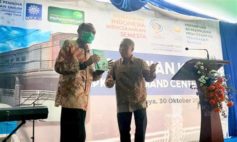 Dua Buku Diluncurkan MPKU PWM Jatim Saat Peresmian Kantor MOCC Laman Dari PWMU CO