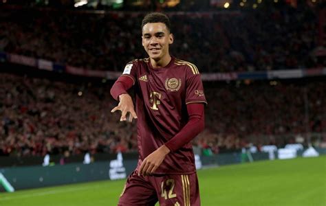 Noch Vor Dem Anpfiff Auf Schalke Musiala Stellt Neuen Bayern Rekord Auf