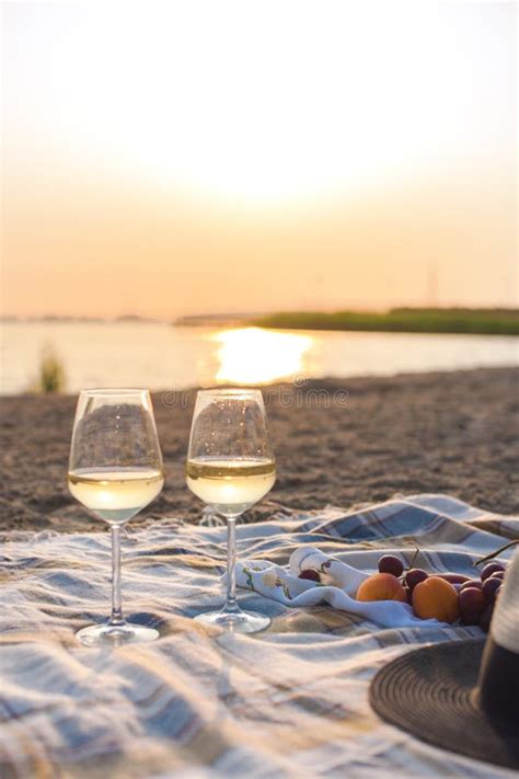 Picknick Op Het Strand Romantische Atmosfeer Zonsondergang En Diner Ontspan Op Het Strand De