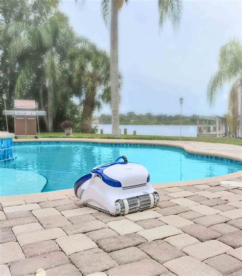 Dolphin Sigma Robotic Pool Cleaner