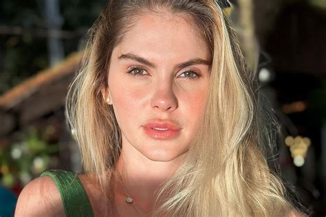 Bárbara Evans recebe pergunta sobre quarto de empregados e rebate