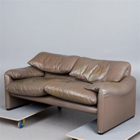 Bilder För 2340682 Cassina Soffasoffa Modell ”maralunga” Stål