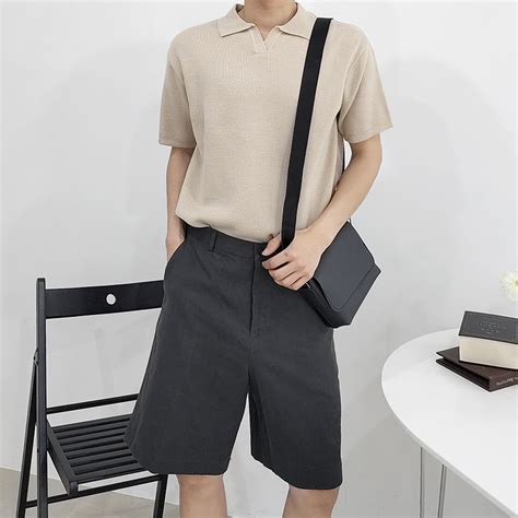 히즈핏 데일리로 즐기기 좋은👍 무지 패턴의 오픈카라 디자인의👏 카라 반팔 니트😎 여자가 코디하는 Facebook