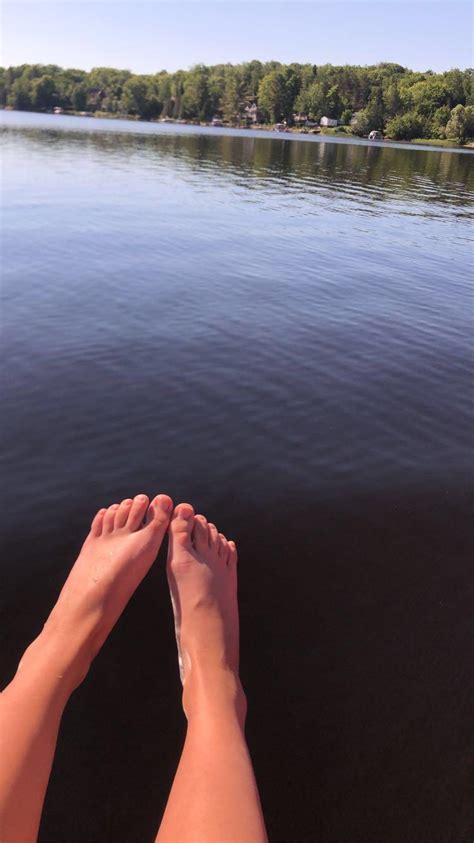 Footfeitish R Footfetish