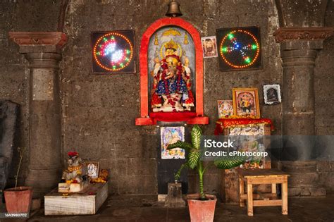 Rajwada 또는 Holkar 궁전 안에 있는 Lord Ganesha의 우상 1747 년 인도 마디아 프라데시 주 인도 르 에