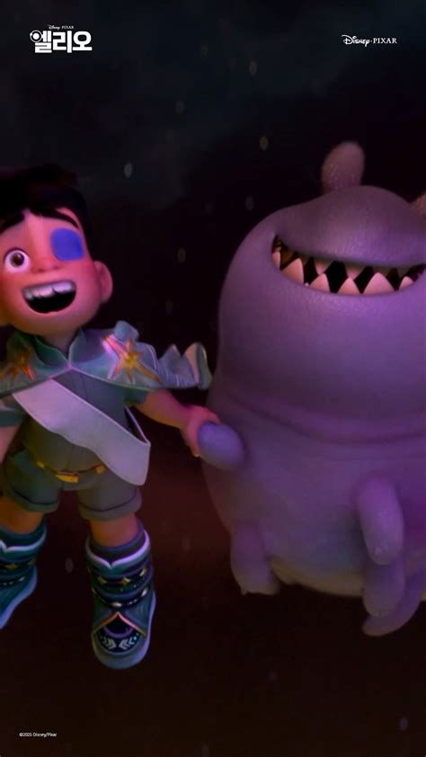 디즈니코리아 요트를 타고 바다를 누비며 서핑을 즐기는 계절 🏝 여름의 자유로운 에너지를 채워줄 ‘노티카 디즈니 캐릭터 반팔티로 디즈니 캐릭터들과 함께 시원한 여름