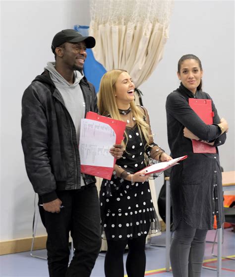 Suzanne Mendonca Official