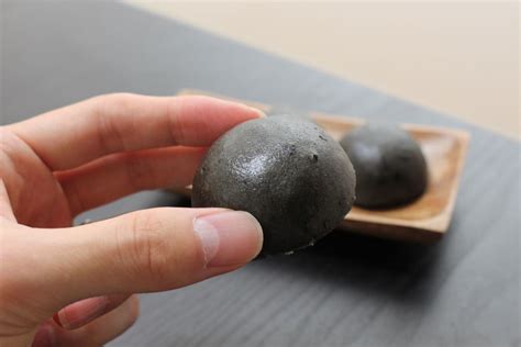 【富山ブラックまんじゅう】ゴマを使用した広貫堂の饅頭を食べてみた 富山の遊び場！
