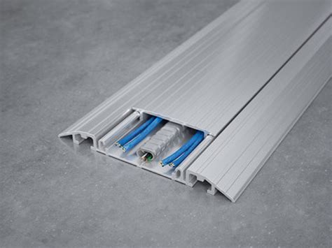 2 7 Wide Connectrac On Floor Powered Wireway