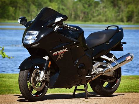 1997 Honda Cbr 1100 Blackbird Review Honda Cbr1100xx Blackbird Tyre