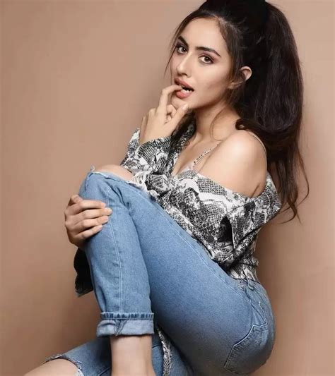 Samreen Kaur Burning The Internet With Her Beautiful Pictures Buziness Bytes