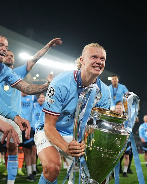 Ліга чемпіонів УЄФА переможцем сезону став «Манчестер Сіті фото