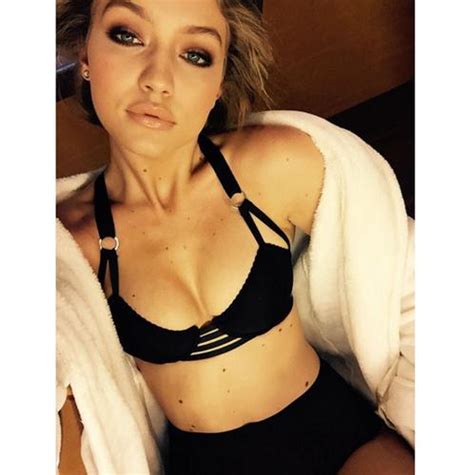Nearly Naked 18 Sexiest And Most Sexiest Celebrity Selfies Of 2015