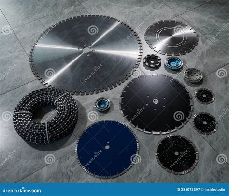 diamond disks and bowls of different sizes and shapes lie on the table