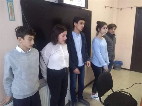 სკოლა “ლომისის” მე 8 კლასში ისტორიაში ჯგუფური პრეზენტაციები ჩატარდა