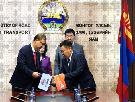 Гашуунсухайт Ганцмод боомтын төмөр замын барилгын ажил гүйцэтгэх гэрээнд гарын үсэг зурав Humanz