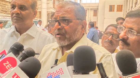 कोल्हापूर ऊस दराची दुसरीही बैठक फिस्कटली आंदोलन सुरूच राजू शेट्टी Meeting Of Sugar Mills